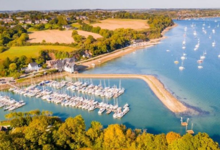 Découvrez Plouër-sur-Rance, une magnifique petite ville bretonne - Cap ...